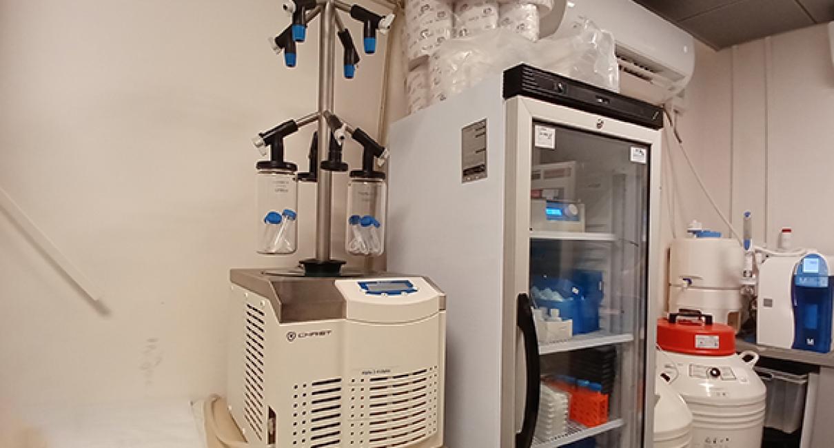 Alpha 2-4 LDplus Freezer Dryer | BLAVATNIK CENTER for Drug Discovery ...